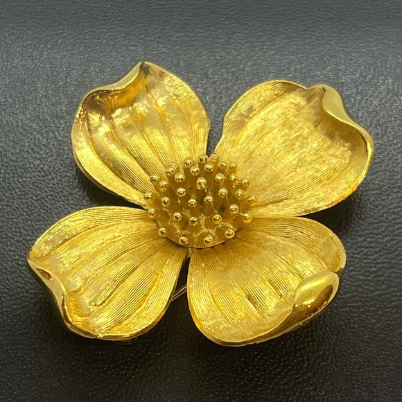 Trifari | Jewelry | Trifari Gold Tone Dogwood Flower Brooch Pin ...